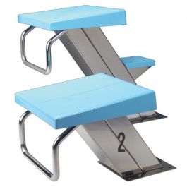 Classic starting podium for AstralPool pools | Piscinas Ferromar